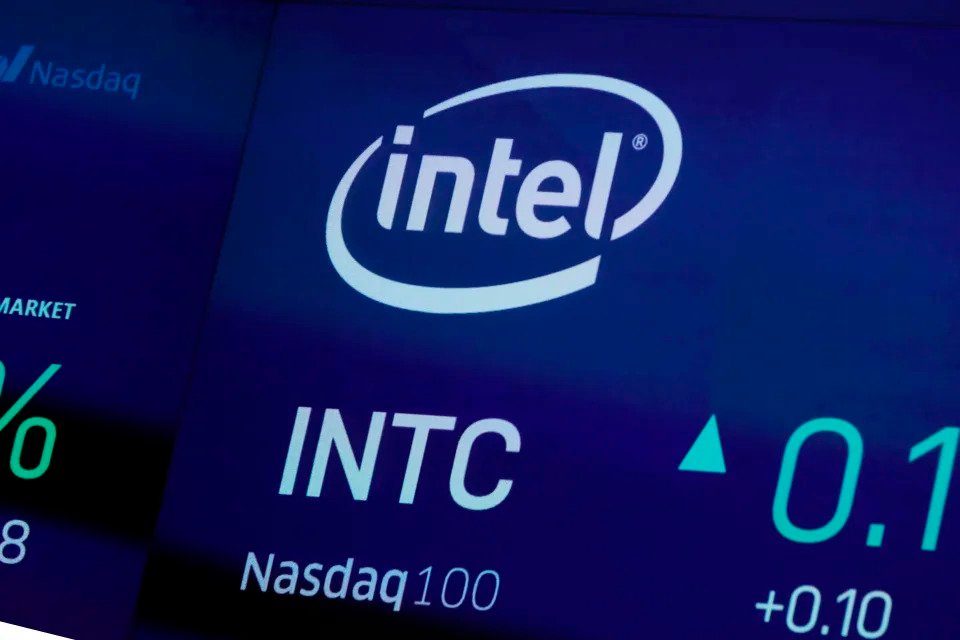 Intel Stock Surges on Report of Broadcom and TSMC Exploring Deals to ...